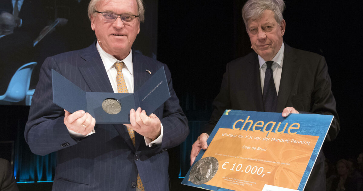 CHIO Rotterdam | K.P. van de Mandele penning voor Cees de Bruin